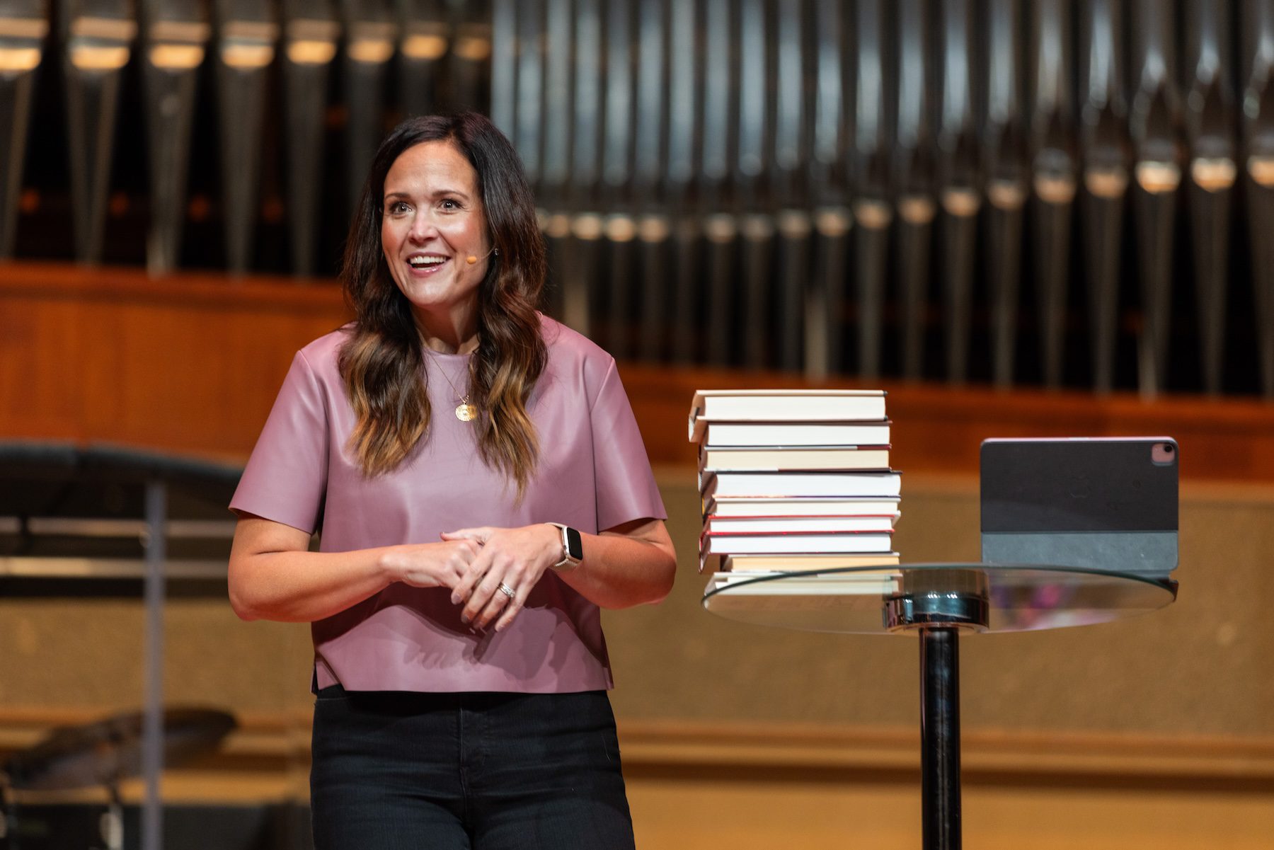 Tara Beth Leach Inspires Revival with Message of God’s Love | Olivet ...